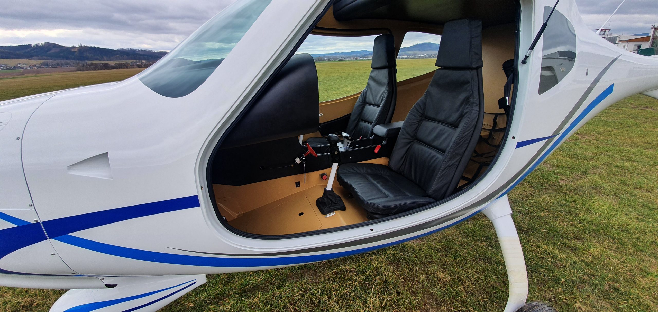 New Flight Design Aircraft Equipped With An EarthX Battery